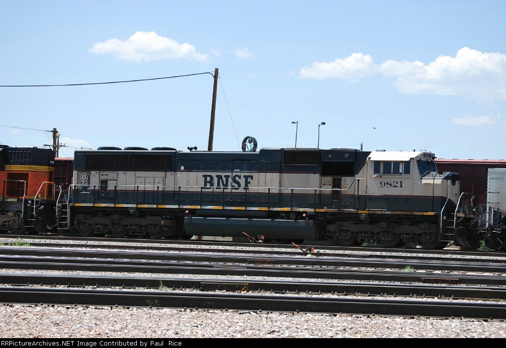 BNSF 9821